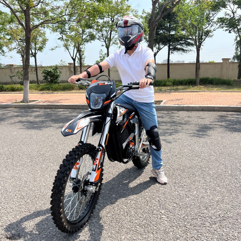 TYE3000 ELECTRIC DIRT BIKE ON ROAD - TYEMOTO