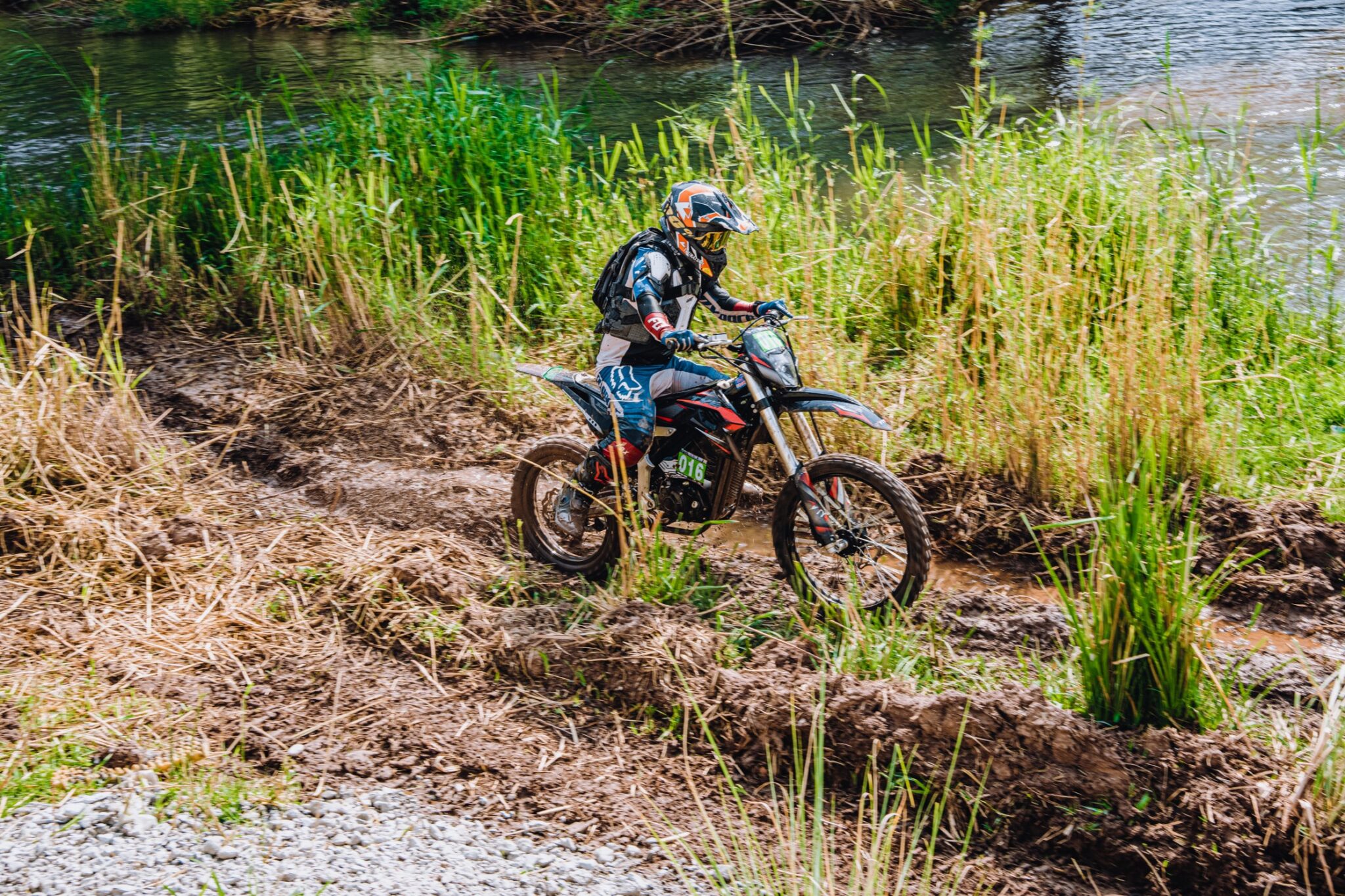 Pit Bike vs. Dirt Bike: The Off-Road Master Showdown