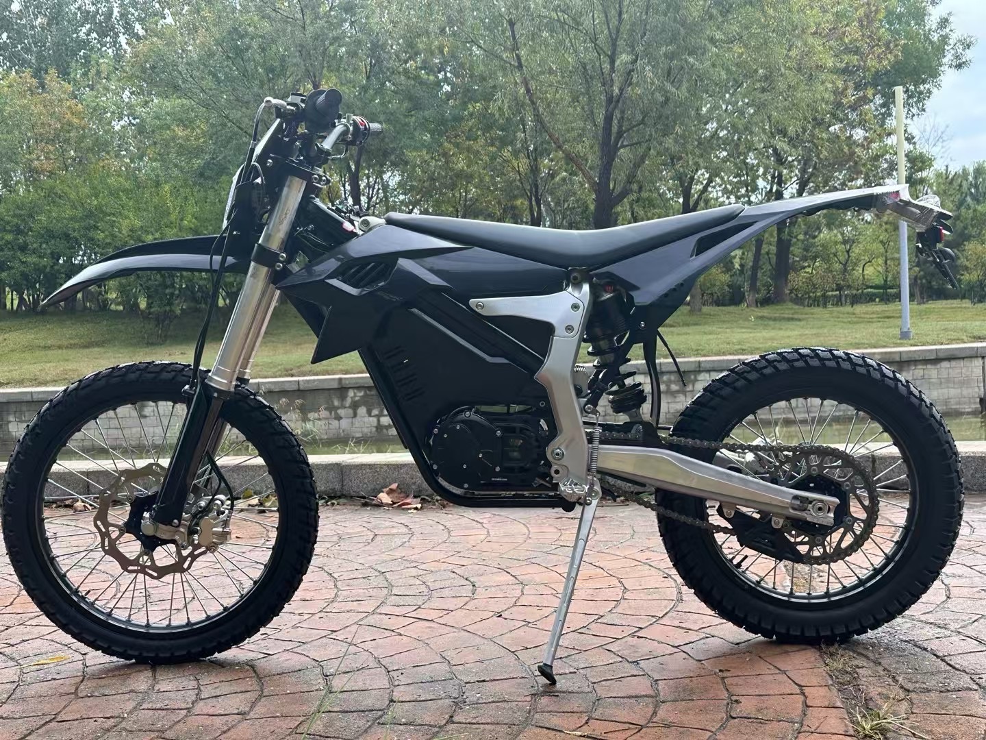 Street-Legal Supermoto Electric Off Road Motorcycle