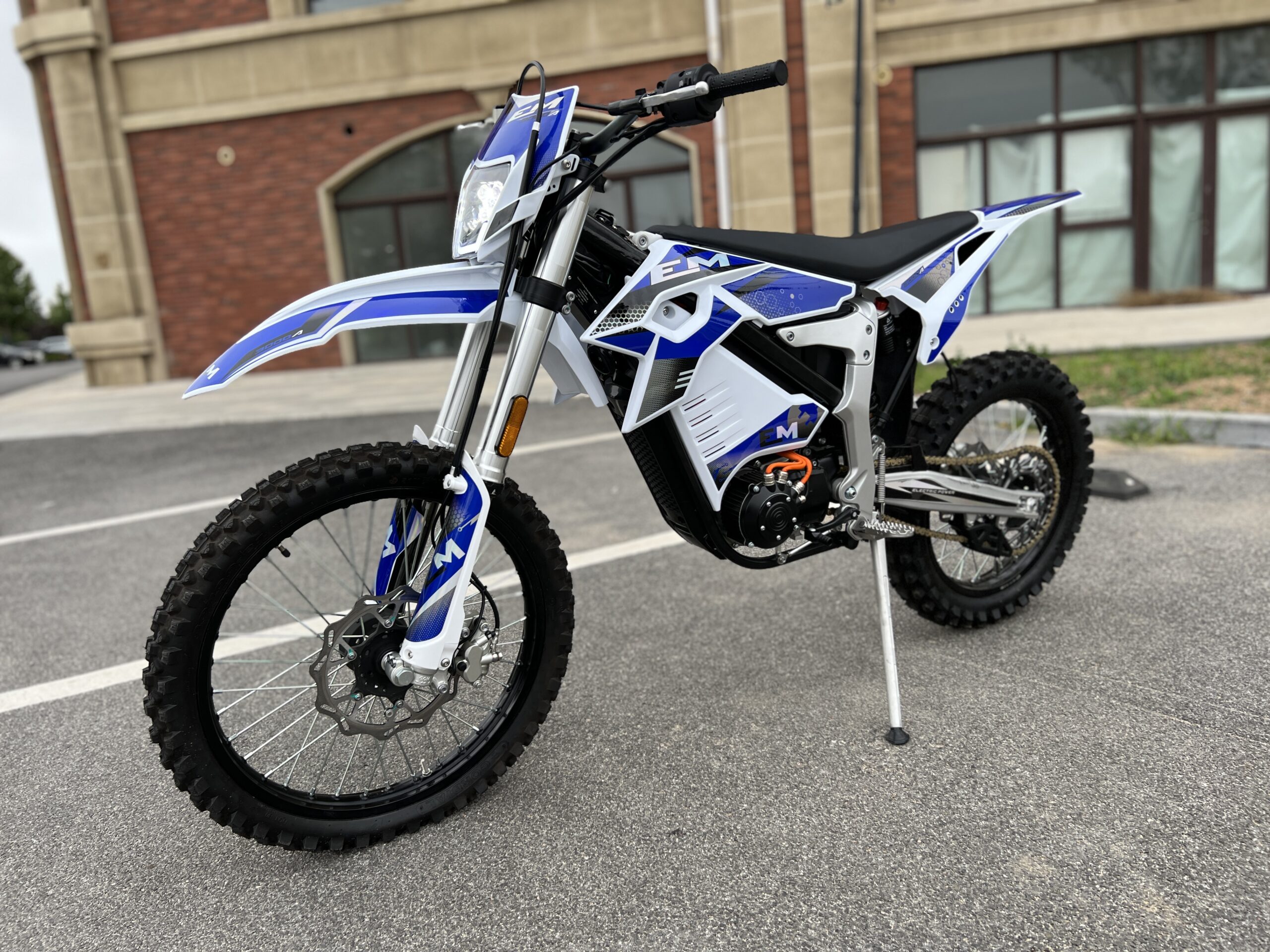 Explore the TYE3000 Adult Large Scale Electric Dirt Bike